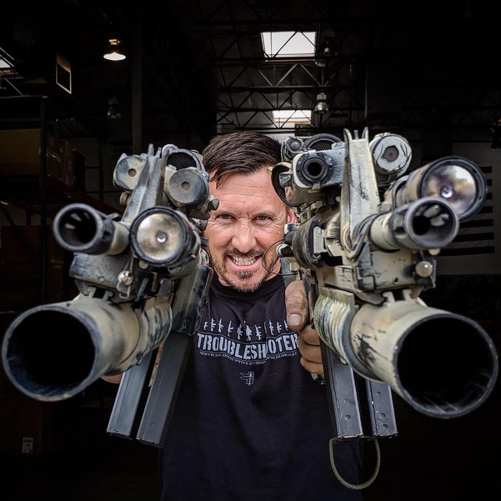 Dual Wielding: Duel Wield Swords, Duel Wield Guns